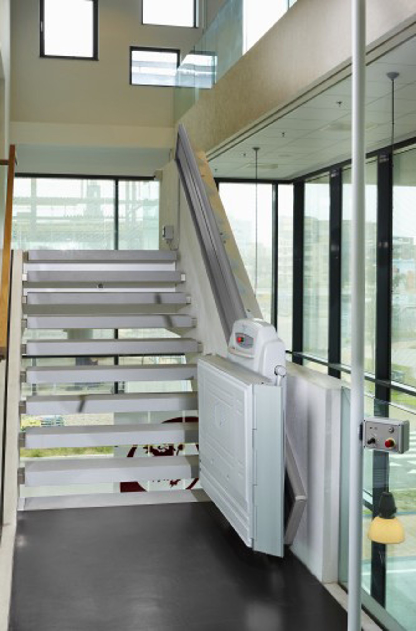 Montascale a Piattaforma per Scale dritte | TK Home Solutions