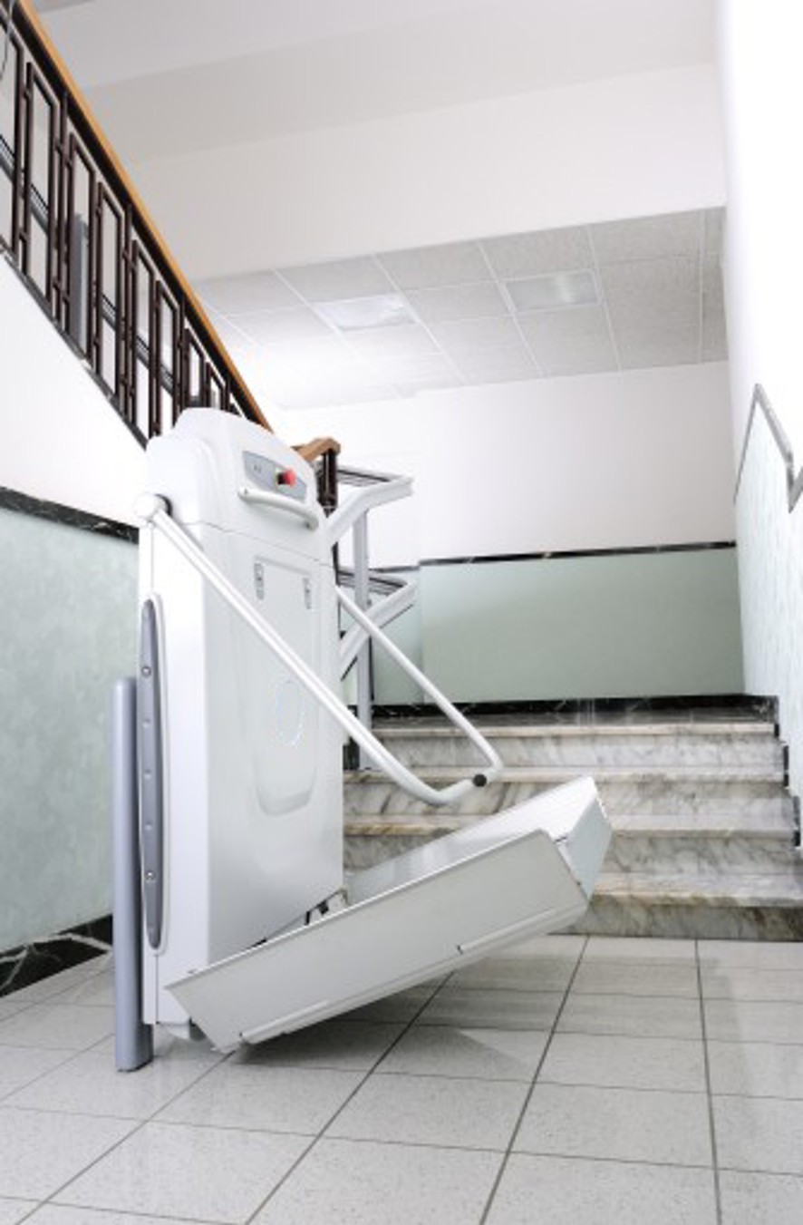 Saliscendi Montascale a Piattaforma per Scala curva | TK Home Solutions